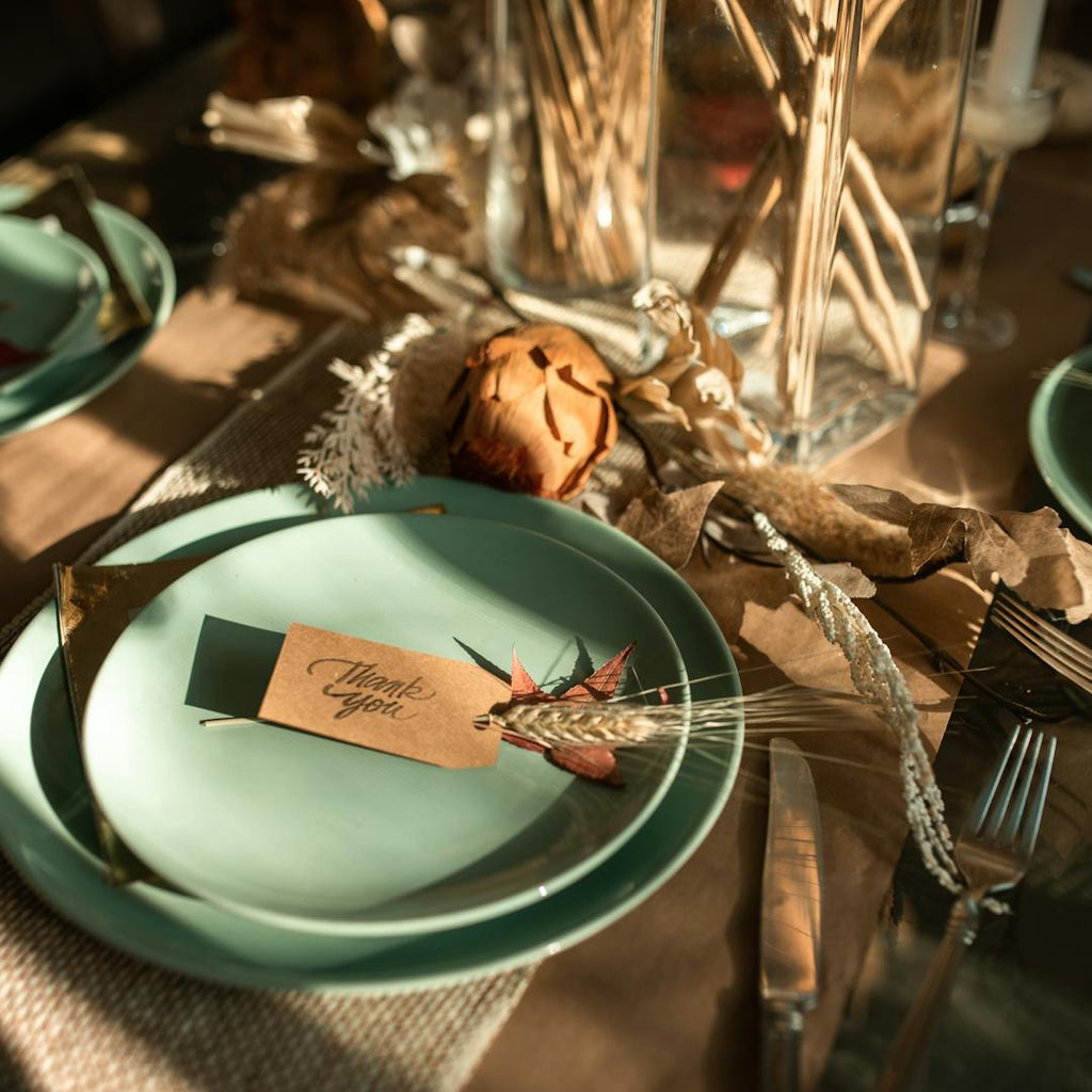 Bring Autumn to Your Table: A Simple Fall Tablescape Guide | Events ...